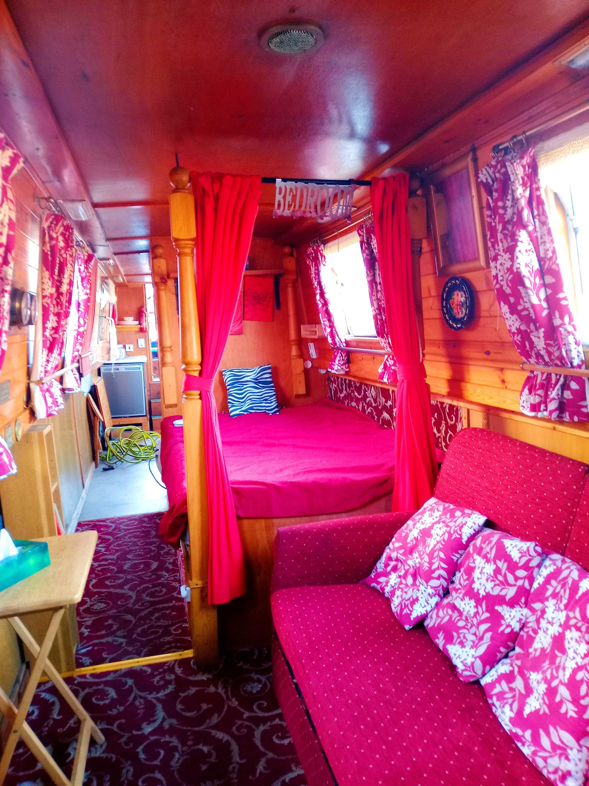 Aries - 40' Cruiser Stern Narrowboat built by White Bear Marina in 1991