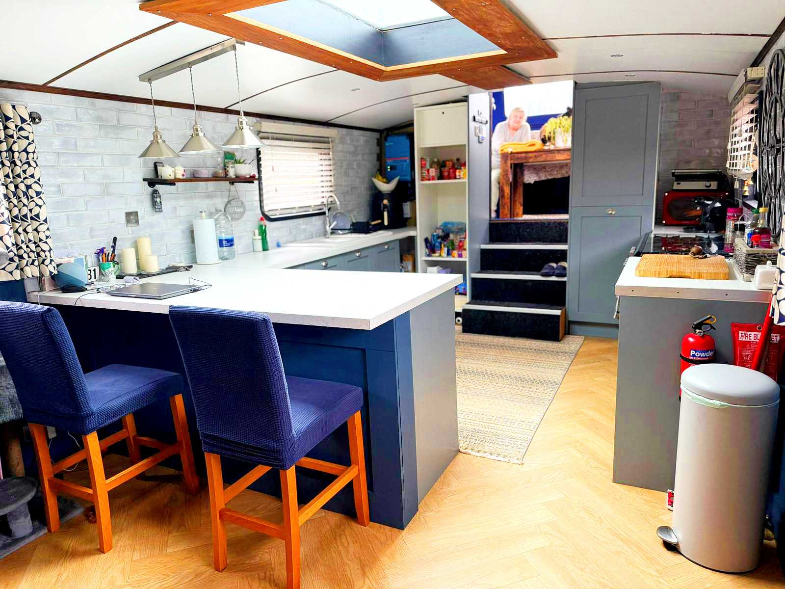 Wardengorge - 70' x 12'3" two bedroom widebeam built in 2023.